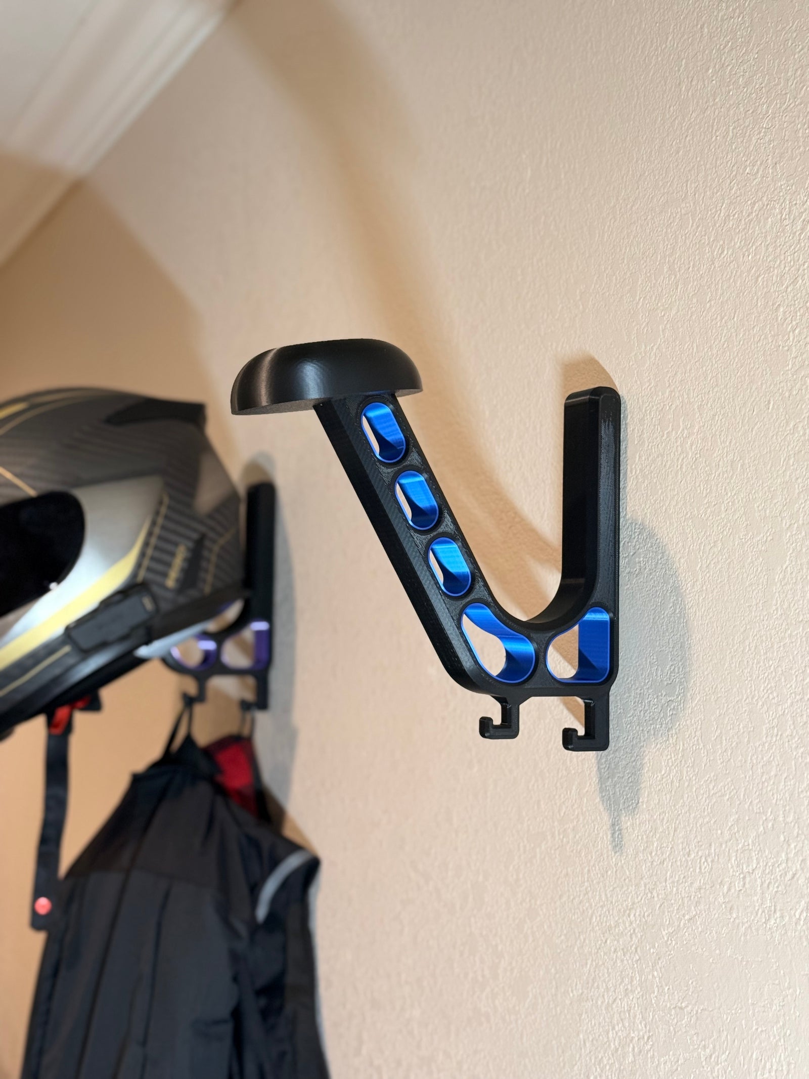 Helmet Wall Mounts- McCoy Industries
